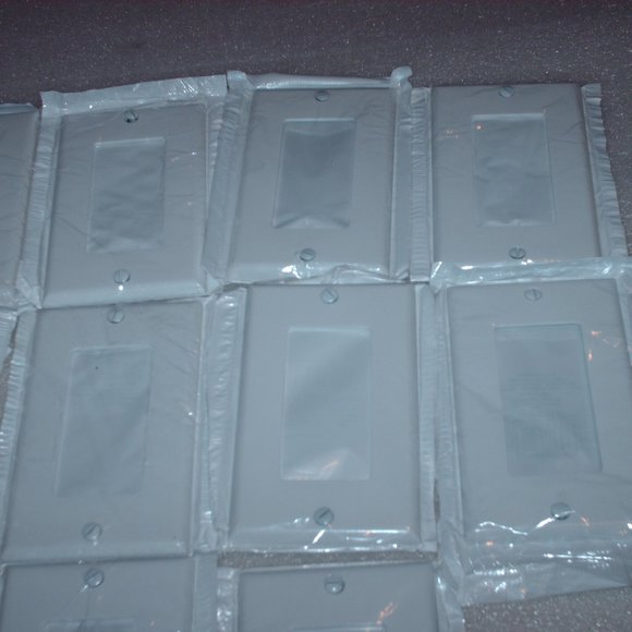Accents | Lot Of 14 Plastic Light Switch Face Plate Covers | Poshmark